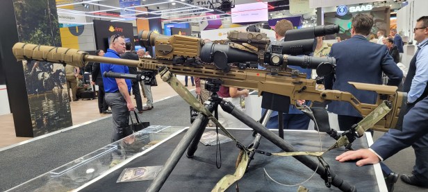 The Australian Defence Force Accuracy International AXSR: Long Range ...